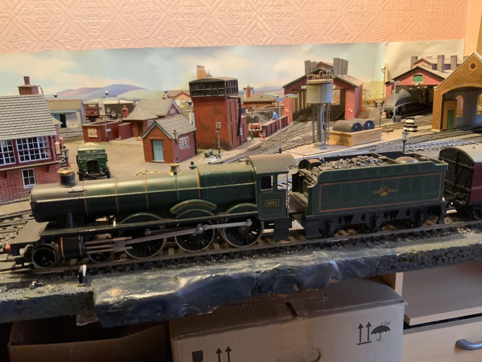 4983 “Albert Hall ex GWR Hall 4-6-0 in BR lined green, late crest ...