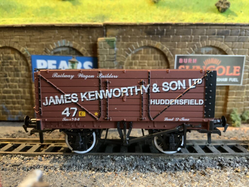 Bachmann 37-2003 James Kenworthy 7 plank open wagon - Stanier Mogul Fund