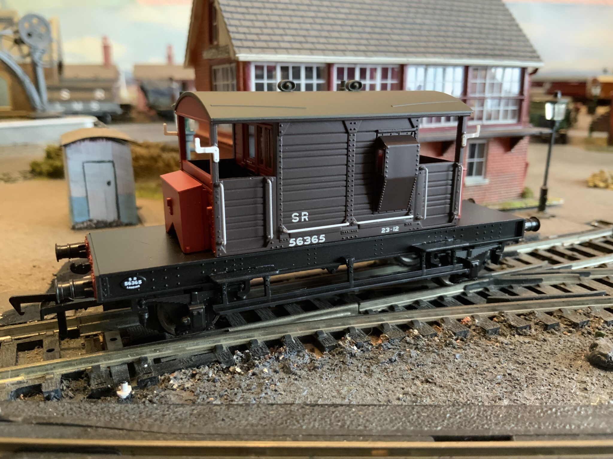 Bachmann 38-403 SR Pill Box Brake Van - Stanier Mogul Fund